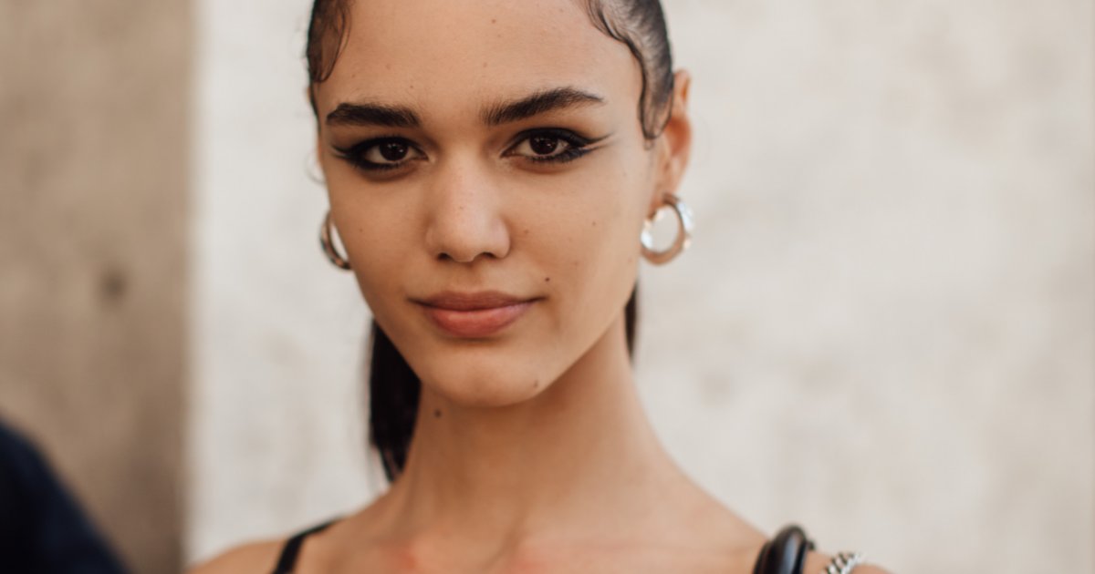 Styl rockowy damski: komu pasuje i jak go nosić?